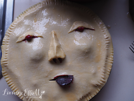 Face Pies Edible Halloween @ Not Quite Nigella