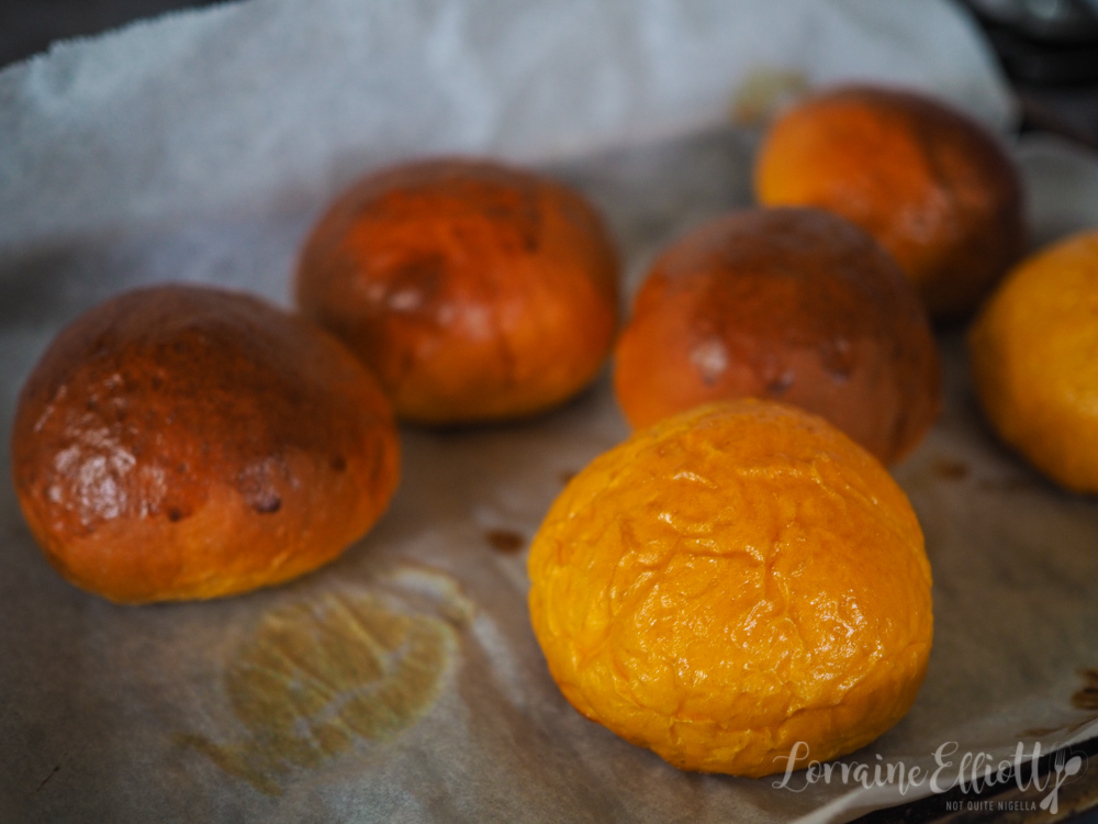 Korean Cream Cheese Garlic Bread @ Not Quite Nigella