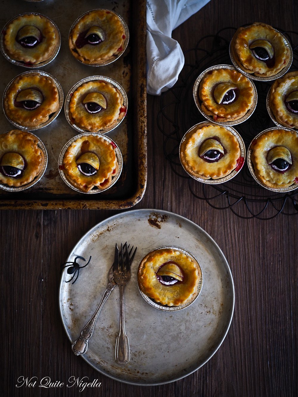 Halloween pies recipe @ Not Quite Nigella