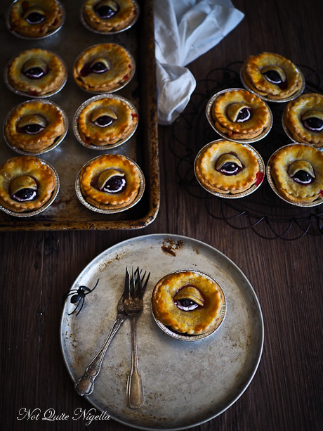 Halloween pies recipe @ Not Quite Nigella