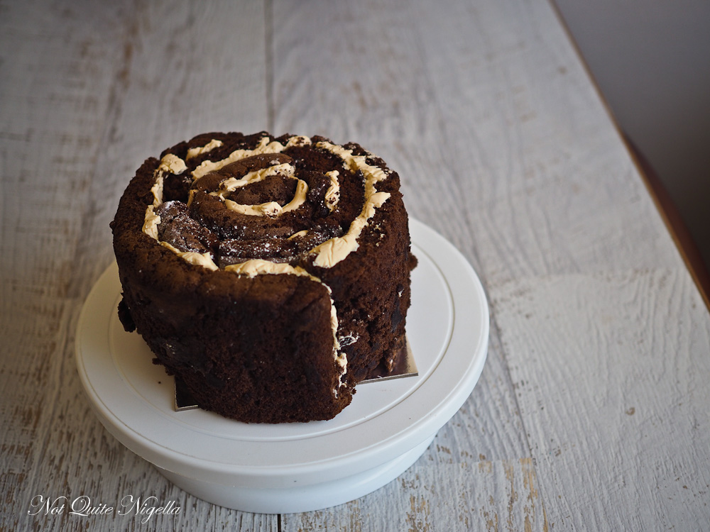 Vertical Cake Tutorial @ Not Quite Nigella